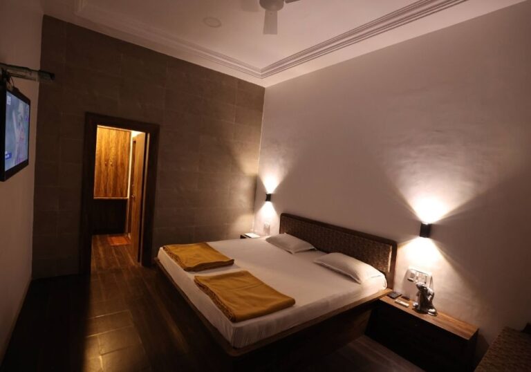 Best Place to Stay in Matheran | Matheran Hotels | Cottage Types Rooms